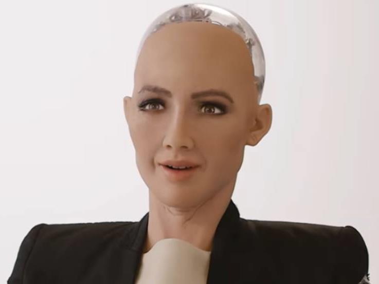 منح الروبوت صوفيا الجنسية السعودية | Ra2ed